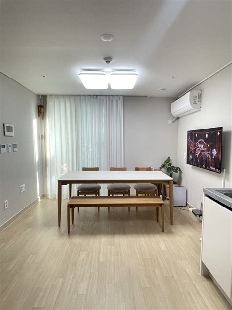 환영부부의 작은 집 2 행복주택 청년 36형 거실 인테리어 홈스타일링 Feat 브릭나인 식탁tv 에어컨 가전 네이버 블로그