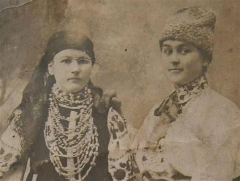 Невеличка відбірка старовинних фото українська пара чоловік та жінка