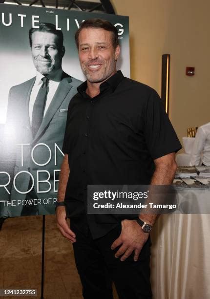 Anthony Robbins Photos Photos And Premium High Res Pictures Getty Images