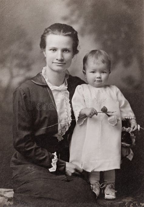 白色高清图片 母亲和孩子 母亲和孩子图片免费下载 5112929182 千图网pro