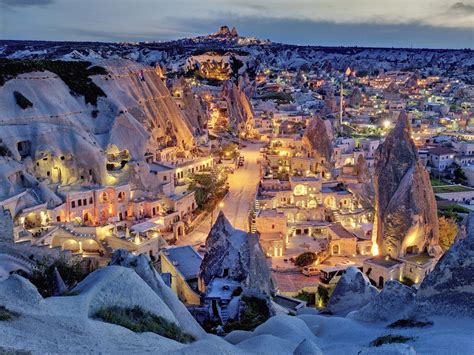 Espectacular Vista Nocturna De La Bellísima Capadocia Turquía