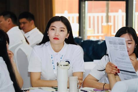 ХӨГЖИЛД ЧИГЛЭСЭН НИЙГМИЙН АЖИЛ СЭДЭВТ СУРГАЛТ ЗӨВЛӨГӨӨН ЭХЭЛЛЭЭ