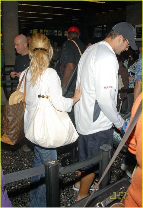 Jessica Simpson And Tony Romos Hawaiian Vacation Comes To A Close Photo