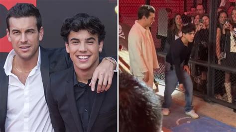 Mario Casas Y Óscar Casas Jugaron Tejo En Bogotá Los Actores Españoles