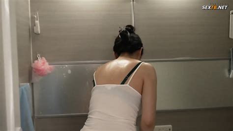 DLD SS 320 Decensored Big Breasted Wife Next Door Came To Borrow The Bath At Home And Had Sex