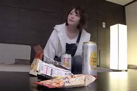 あいちゃん 22 Gカップ爆乳おっぱいの素人ギャルをナンパ！フル勃起したチンポをノーハンドフェラ 無料av動画