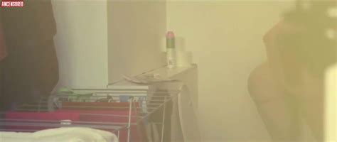 Naked Unknown In Pige Under Vand