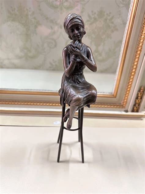 Винтаж Статуэтка винтажная Девушка Западная Европа ХХ век купить в интернет магазине Ярмарка