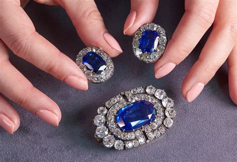 Smuggled Russian Romanov Jewels Rake In 850000 At Auction Daily Sabah