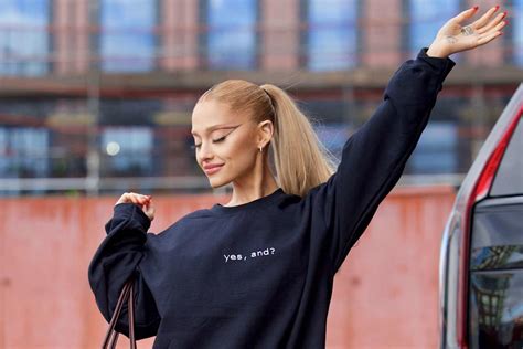 Ariana Grande Posts Yes And Behind The Scenes Videos And Thanks