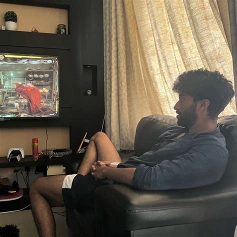 A K A S H Akash A Suresh • Threads Say More