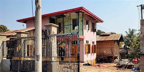 Dvb လေယာဉ်ဖြင့်ဗုံးကြဲမှုကြောင့် ပျက်စီးသွားသည့် ဒီးမော့ဆိုမြို့နယ်က မြင်ကွင်းများ ဓာတ်ပုံ