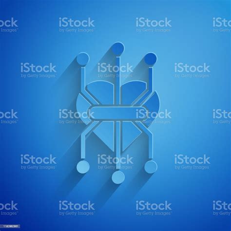 파란색 배경에 분리 된 종이 잘라 프로세서 아이콘 Cpu 중앙 처리 장치 마이크로 칩 마이크로 회로 컴퓨터 프로세서 칩 종이