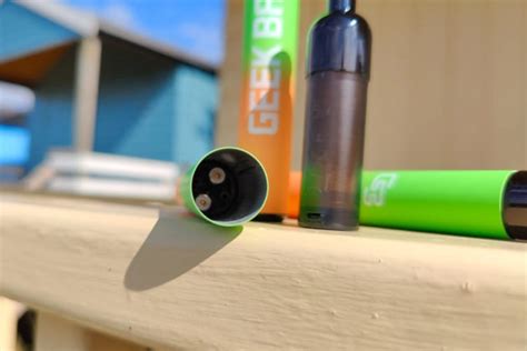 Geek Bar J1 Disposable Vape Review