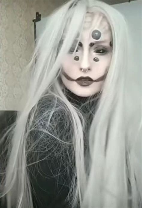 реакции Клинок рассекающий демонов реакция на то что Т и сломала руку Иноске Wattpad