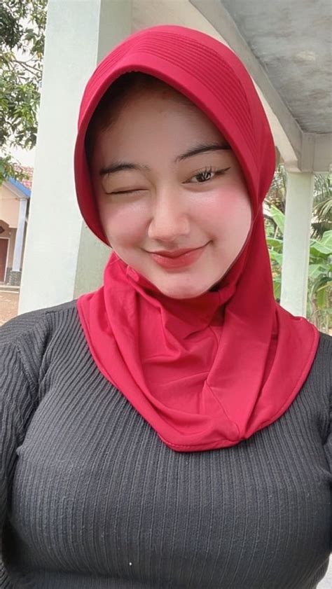 Pin oleh Tamala Utami di My saves | Orang cantik, Gaya hijab, Wajah gadis