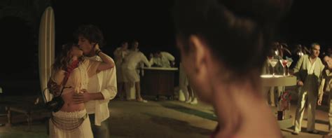 Naked Natalia Rodríguez in Tres bodas de más