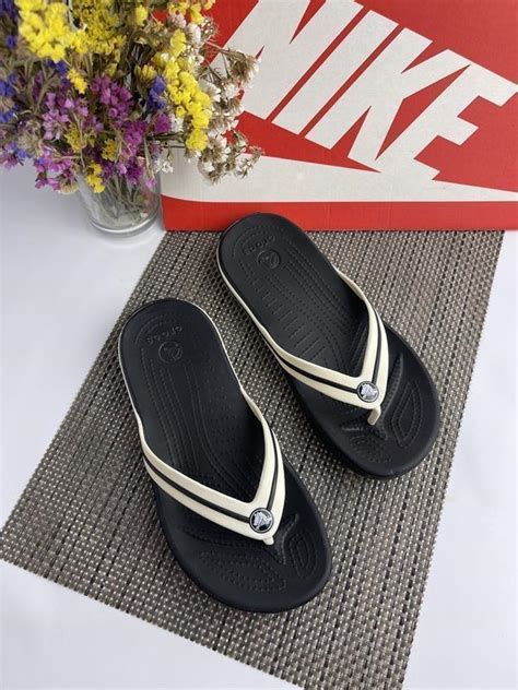 Шльопанці вєтнамки Crocs — ціна 699 грн у каталозі Шльопанці Купити жіночі речі за доступною