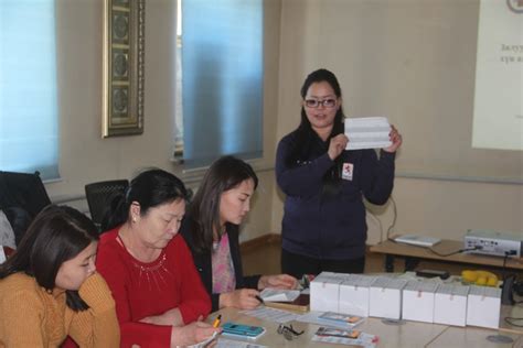 Залуучууд хөдөлгөөнт болон эрсдэлт бүлгийн хүн амыг БЗДХ ХДХВ ын халдвараас сэргийлэх нь