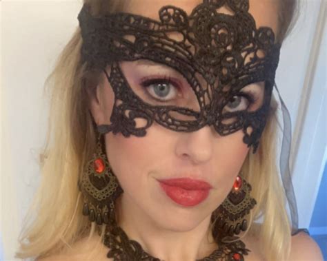 Sarah Inked Cover Girl