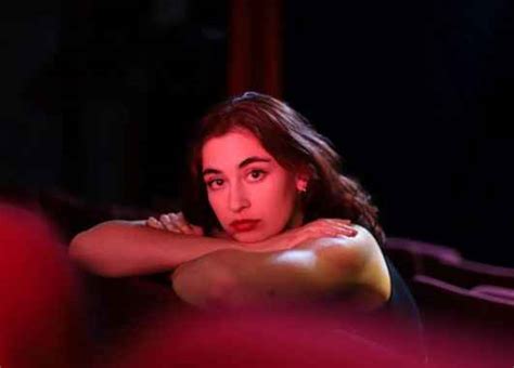 No Sea Sex Sun English Translation