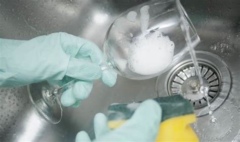 How To Remove Sticky Residue From Glass Five Fool Proof Methods Uk