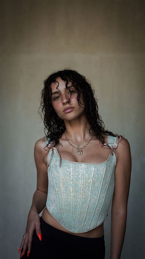 Mary Corset Nurselisarikayadesig