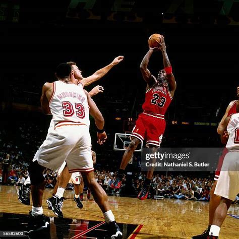 1702 Michael Jordan Bulls 1997 Photos And High Res Pictures Getty Images