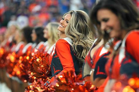 Denver Broncos Cheerleader Berkleigh Wright In Images Yahoo Sports