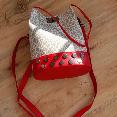 کمدا قیمت و خرید کیف دخترانه شیک رنگ سفیدقرمز