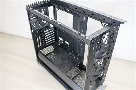 Fractal Design Vector Rs Rgb A Lot Of Glass And A Proven Construction