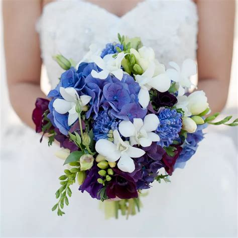 17 Gardenia Wedding Bouquet Ideas That Look And Smell Good