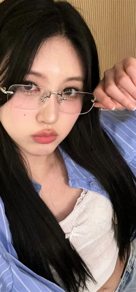 Gauel Wallpaper Gaeul Ive Wallpaper In 2025 Pretty Korean Girls