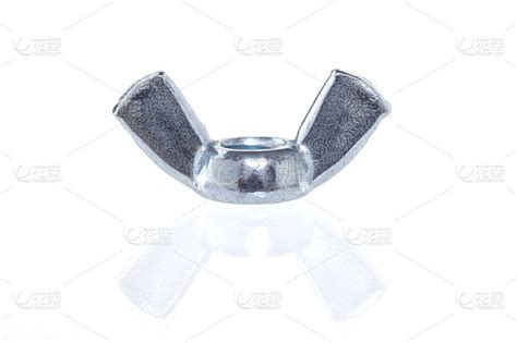 金属结螺丝隔离在白色背景上