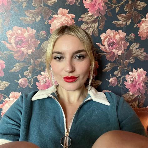 Tim Mcgraws Private Daughter Maggie Unveils Insane Singing Voice You