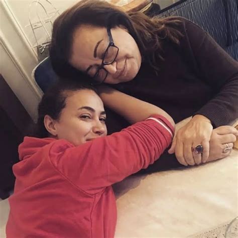 ‎نادية الجندي Nadia Elgendy‎ ‎ببالغ الحزن والآسى أنعى الفنانة والصديقة هندصبري فى وفاة