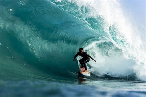 Betty Lou Sakura Johnson Monster Energy Surfing