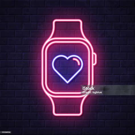 마음을 담은 스마트워치 벽돌 벽 배경에 빛나는 네온 아이콘 Date Night Romance에 대한 스톡 벡터 아트 및 기타 이미지 Date Night