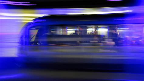 München Sex Täter Begrapscht Zwei 15 Jährige Mädchen In Der U6 Am