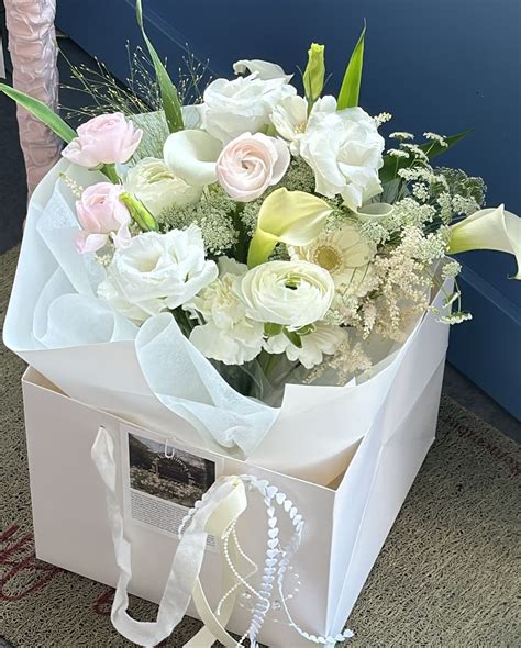 리리플레르🕊️🫧🤍 Lilifleur • Instagram Photos And Videos