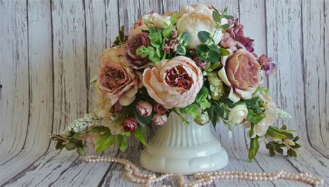 Композиції з штучних квітів для інтерєру ідеї та матеріали