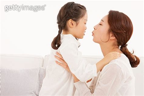 엄마와 딸 이미지 A9441591 게티이미지뱅크