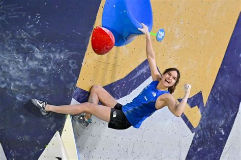 Oriane Bertone Remporte La Coupe Du Monde De Bloc Après Sa Deuxième