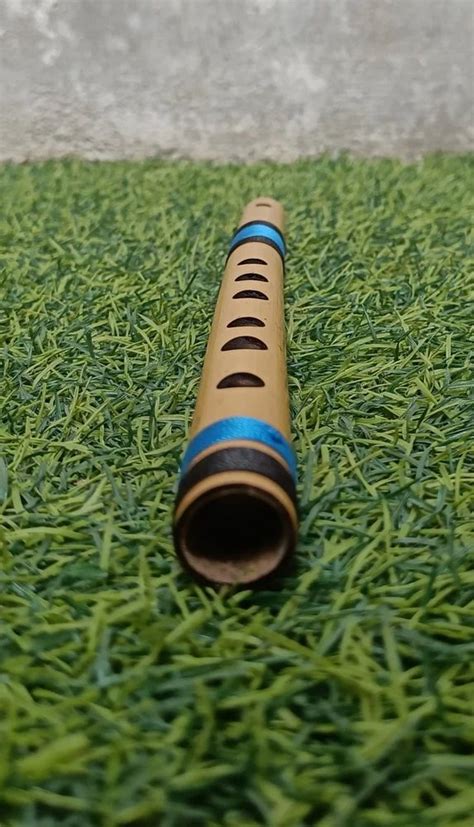 light brown base c sharp 6 hole bamboo flute 30g at ₹ 50 piece in pilibhit