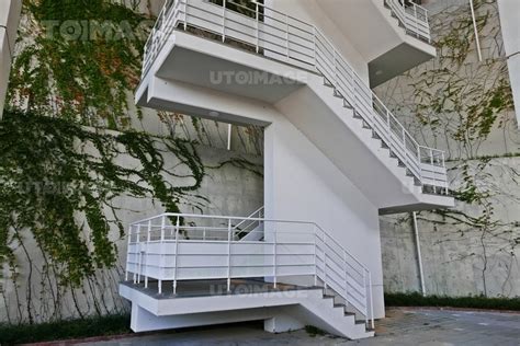 공공 건물의 역학적 구조의 콘크리트 계단 유토이미지 상세페이지 베이직샵 사진 20766472