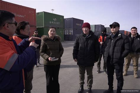 УИХ ын Аж үйлдвэржилтийн бодлогын байнгын хороо Гашуунсухайт Ганцмод боомтод ажиллаж байна