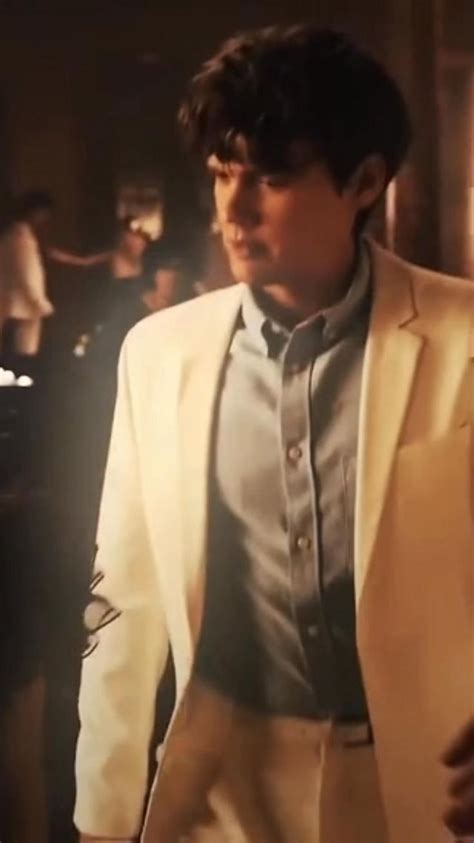 001 X Tyler [vidéo]