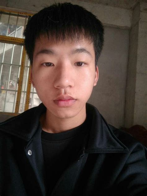 生活照片男普通人素颜 千图网