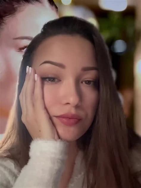 Takto Vyzerala Dolli Pred Plastikami Bola Nádherná žena