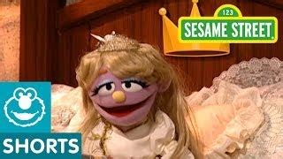 Sesame Street Hansel And Gretels Healthy Storybook Moment Safe
